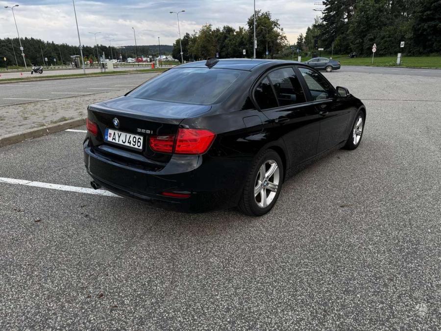 Black BMW 328 2013 in Vilnius, with an engine capacity of 2.00 L and mileage of 118 thousand km for 7600 €, photo 8 on AUTOMOTO.COM.LV