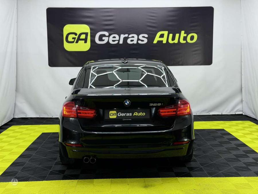 Black BMW 328 2014 in Vilnius, with an engine capacity of 2.00 L and mileage of 182 thousand km for 12490 €, photo 5 on AUTOMOTO.COM.LV