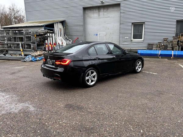 Melns BMW 328 2014 Panevēža, ar dzinēja tilpumu 2.00 L un nobraukumu 265 tūkst. km par 6900 €, foto 3 vietnē AUTOMOTO.COM.LV