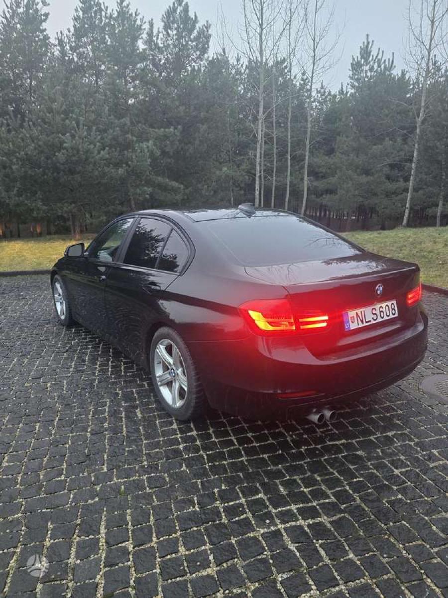 Black BMW 328 2014 in Plunge, with an engine capacity of 2.00 L and mileage of 223 thousand km for 7500 €, photo 5 on AUTOMOTO.COM.LV