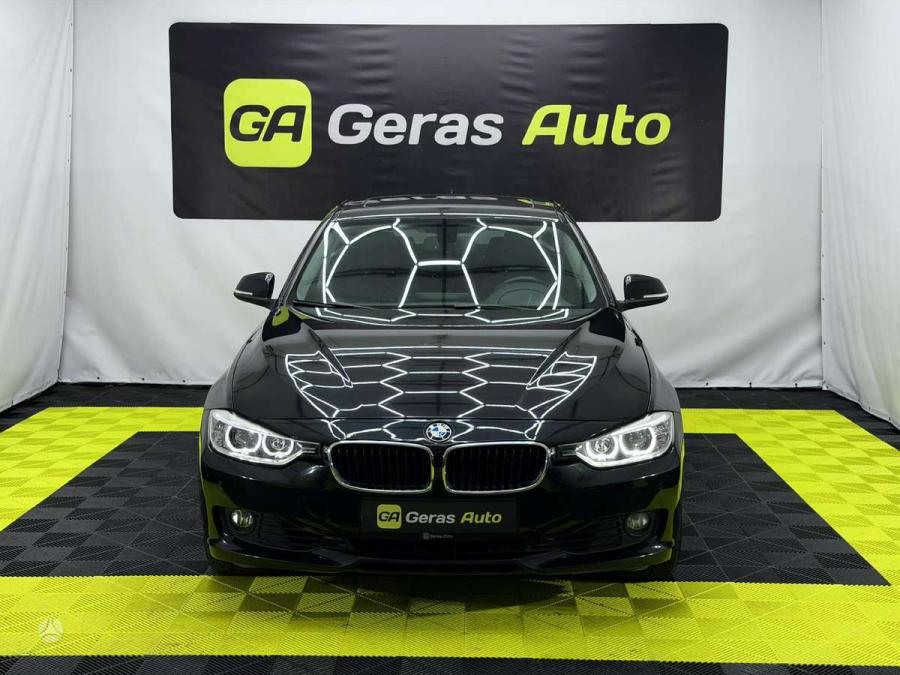 Black BMW 328 2014 in Vilnius, with an engine capacity of 2.00 L and mileage of 182 thousand km for 11990 €, photo 7 on AUTOMOTO.COM.LV