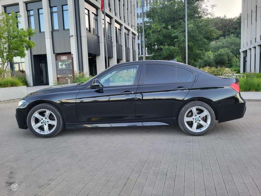 Black BMW 328 2014 in Vilnius, with an engine capacity of 2.00 L and mileage of 319 thousand km for 8900 €, photo 4 on AUTOMOTO.COM.LV