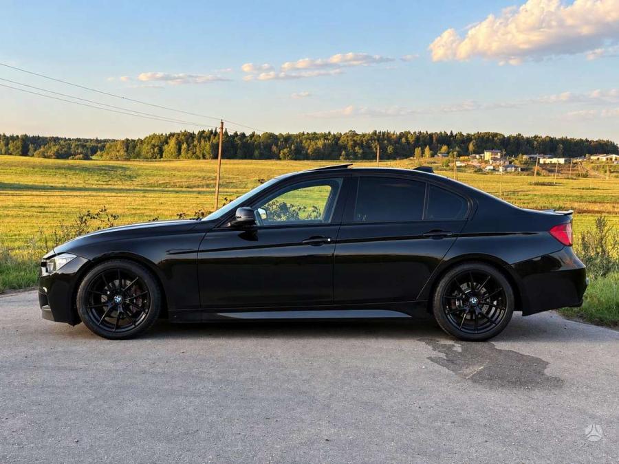 Black BMW 328 2014 in Vilnius, with an engine capacity of 2.00 L and mileage of 222 thousand km for 11700 €, photo 4 on AUTOMOTO.COM.LV