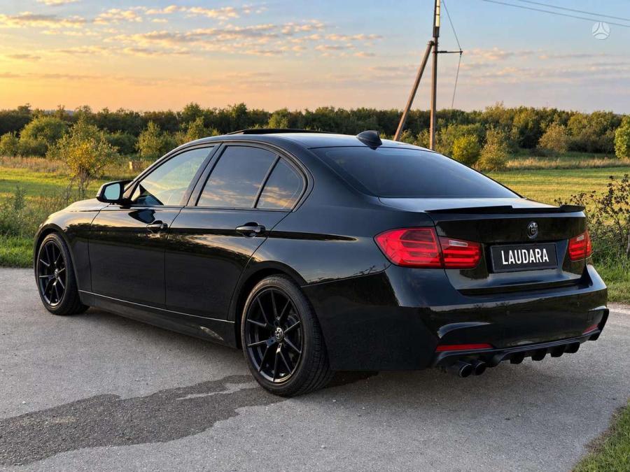 Black BMW 328 2014 in Vilnius, with an engine capacity of 2.00 L and mileage of 222 thousand km for 11700 €, photo 5 on AUTOMOTO.COM.LV