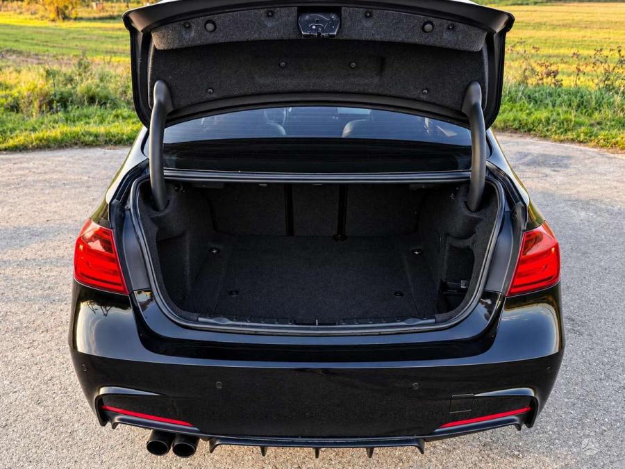 Black BMW 328 2014 in Vilnius, with an engine capacity of 2.00 L and mileage of 222 thousand km for 11700 €, photo 7 on AUTOMOTO.COM.LV