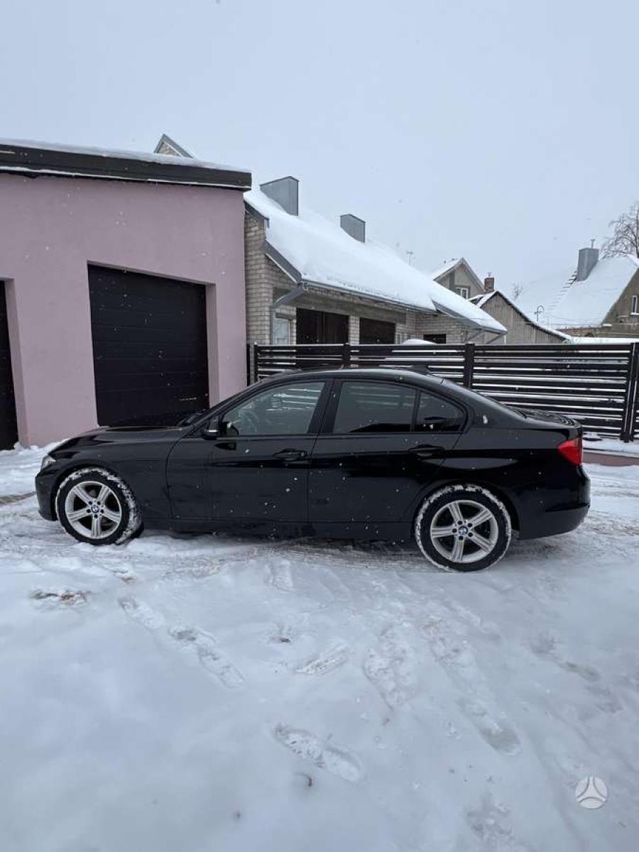 Black BMW 328 2015 in Siauliai, with an engine capacity of 2.00 L and mileage of 199 thousand km for 11500 €, photo 4 on AUTOMOTO.COM.LV