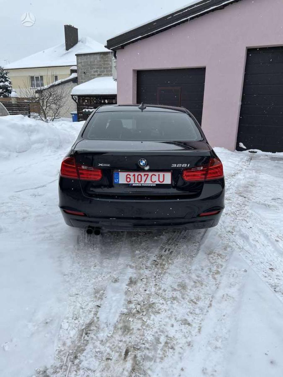 Black BMW 328 2015 in Siauliai, with an engine capacity of 2.00 L and mileage of 199 thousand km for 11500 €, photo 6 on AUTOMOTO.COM.LV