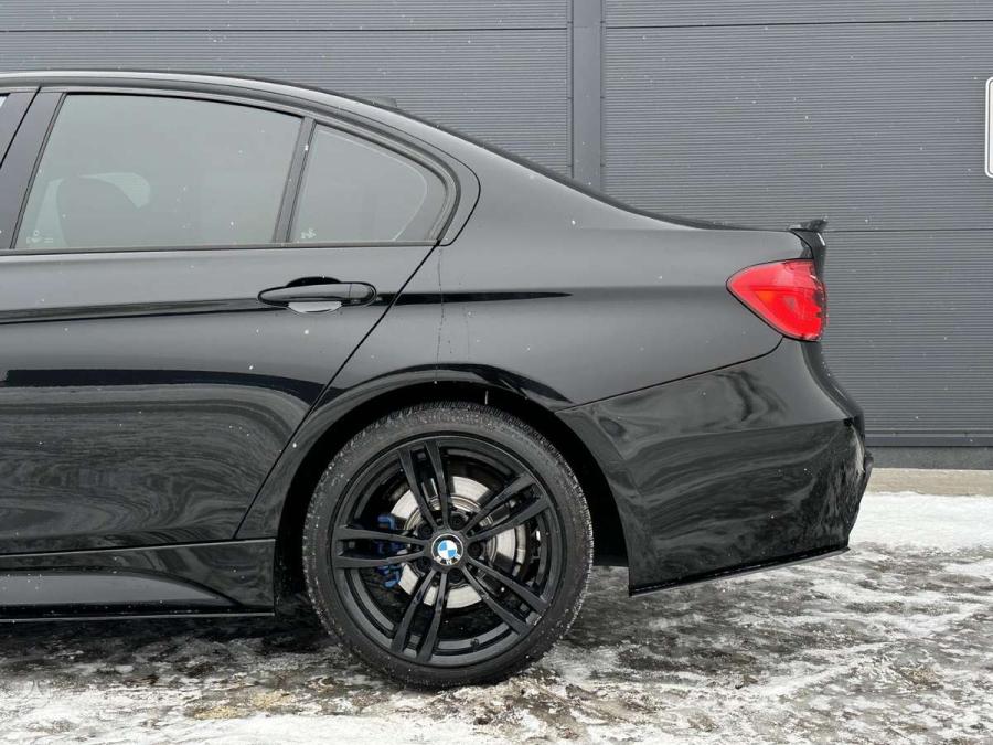 Black BMW 328 2015 in Vilnius, with an engine capacity of 2.00 L and mileage of 228 thousand km for 12300 €, photo 10 on AUTOMOTO.COM.LV
