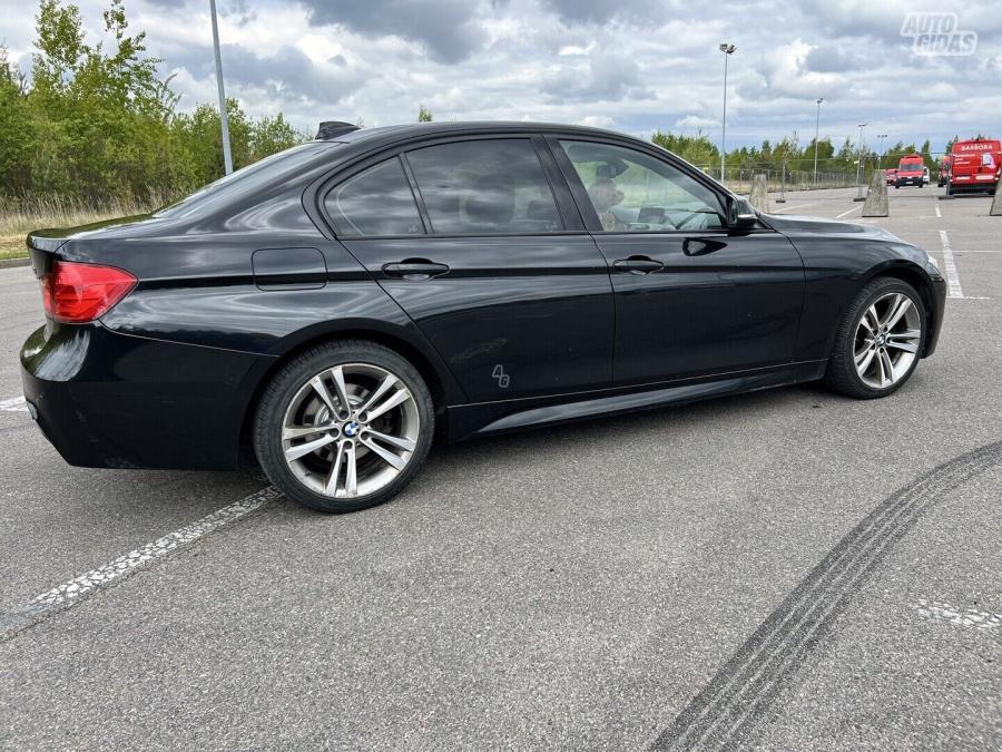 Melns BMW 328 2015 Viļņa, ar dzinēja tilpumu 2.00 L un nobraukumu 189 tūkst. km par 8600 €, foto 5 vietnē AUTOMOTO.COM.LV