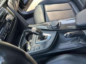 Black BMW 328 2016 in Kaunas, with an engine capacity of 2.00 L and mileage of 190 thousand km for 11799 €, photo 10 on AUTOMOTO.COM.LV