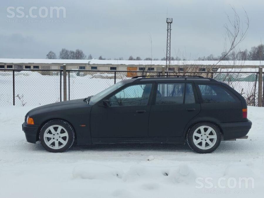 Black BMW 328 1992 in Kuldiga, with an engine capacity of 2.80 L and mileage of 277 thousand km for 2300 €, photo 2 on AUTOMOTO.COM.LV