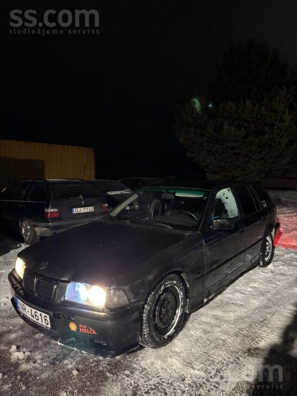 Melns BMW 328 1996 Rīga, ar dzinēja tilpumu 2.80 L un nobraukumu 300 tūkst. km par 2300 €, foto 5 vietnē AUTOMOTO.COM.LV