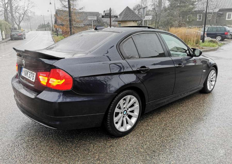 Blue BMW 328 2009 in Trakai, with an engine capacity of 3.00 L and mileage of 269 thousand km for 4250 €, photo 4 on AUTOMOTO.COM.LV