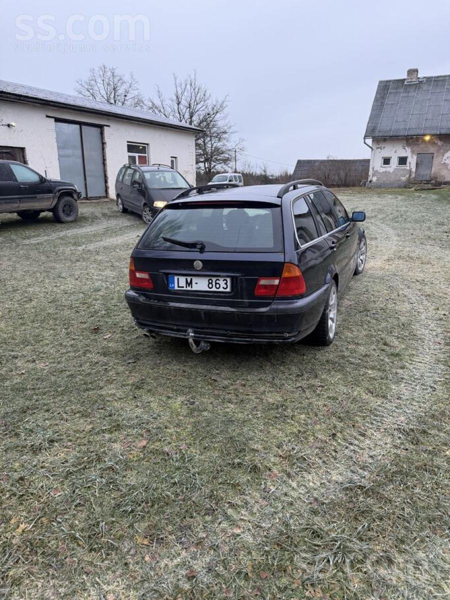 Blue BMW 328 1999 in Valka, with an engine capacity of 2.80 L and mileage of 411 thousand km for 3500 €, photo 3 on AUTOMOTO.COM.LV