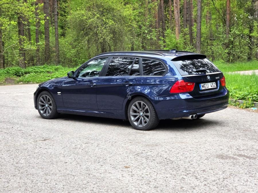 Blue BMW 328 2012 in Vilnius, with an engine capacity of 3.00 L and mileage of 247 thousand km for 7950 €, photo 4 on AUTOMOTO.COM.LV
