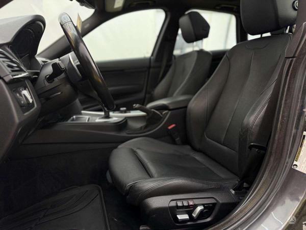 Grey BMW 328 Gran Turismo 2016 in Vilnius, with an engine capacity of 2.00 L and mileage of 246 thousand km for 9990 €, photo 10 on AUTOMOTO.COM.LV