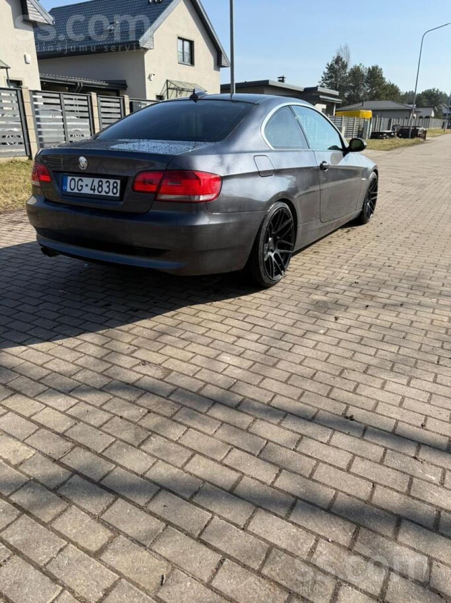 Grey BMW 328 2007 in Riga, with an engine capacity of 3.00 L and mileage of 200 thousand km for 7150 €, photo 3 on AUTOMOTO.COM.LV