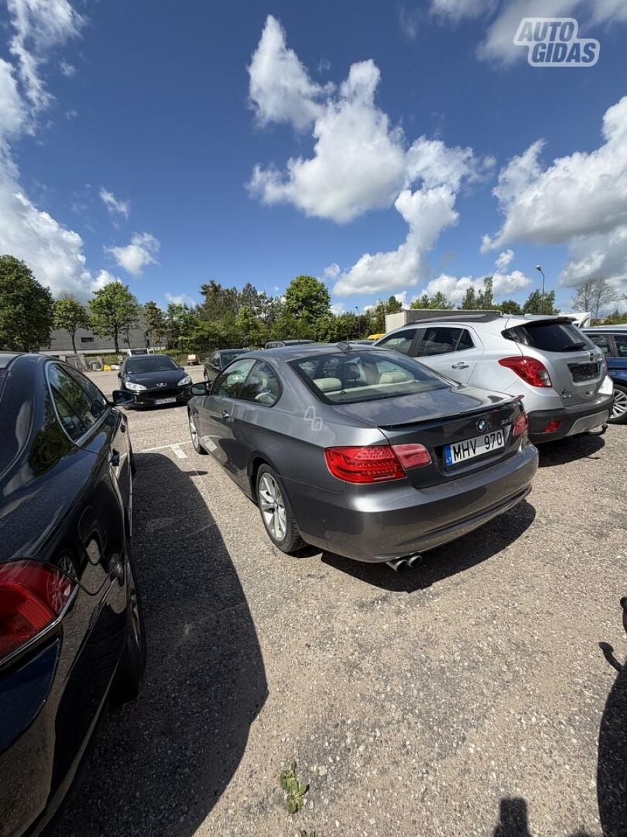 Grey BMW 328 2011 in Alytus, with an engine capacity of 3.00 L and mileage of 264 thousand km for 7500 €, photo 4 on AUTOMOTO.COM.LV