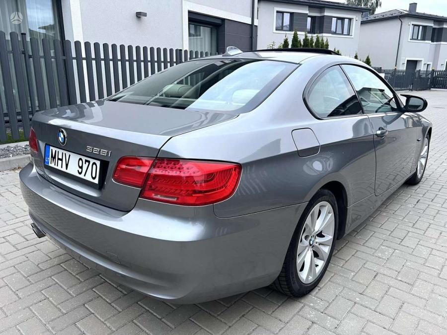 Grey BMW 328 2011 in Vilnius, with an engine capacity of 3.00 L and mileage of 244 thousand km for 6400 €, photo 6 on AUTOMOTO.COM.LV