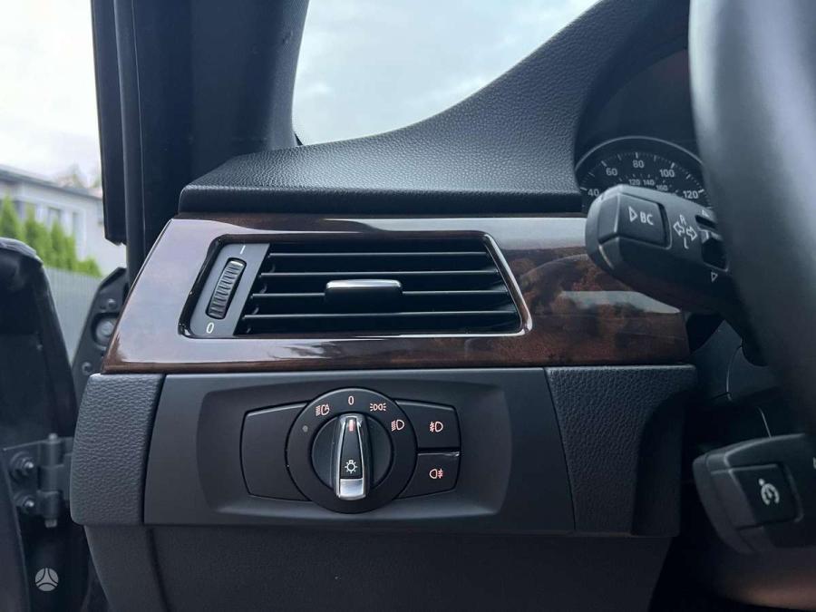 Grey BMW 328 2011 in Vilnius, with an engine capacity of 3.00 L and mileage of 244 thousand km for 6400 €, photo 25 on AUTOMOTO.COM.LV