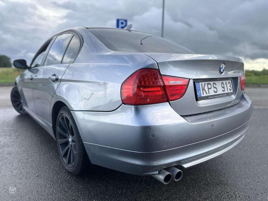 Grey BMW 328 2010 in Vilnius, with an engine capacity of 3.00 L and mileage of 197 thousand km for 2650 €, photo 9 on AUTOMOTO.COM.LV