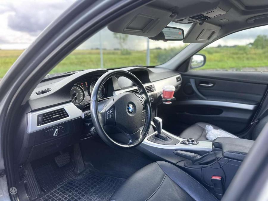 Grey BMW 328 2010 in Vilnius, with an engine capacity of 3.00 L and mileage of 197 thousand km for 2650 €, photo 14 on AUTOMOTO.COM.LV