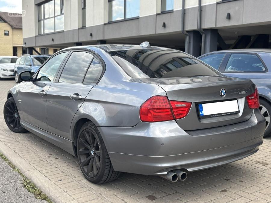 Серый БМВ 328 2010 в Каунас, объемом двигателя 3.00 л и пробегом 190 тыс. км за 2950 €, фото 4 на AUTOMOTO.COM.LV