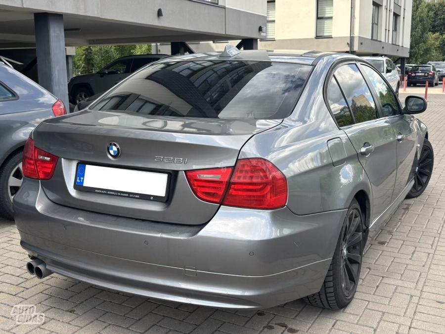 Серый БМВ 328 2010 в Каунас, объемом двигателя 3.00 л и пробегом 190 тыс. км за 2950 €, фото 11 на AUTOMOTO.COM.LV
