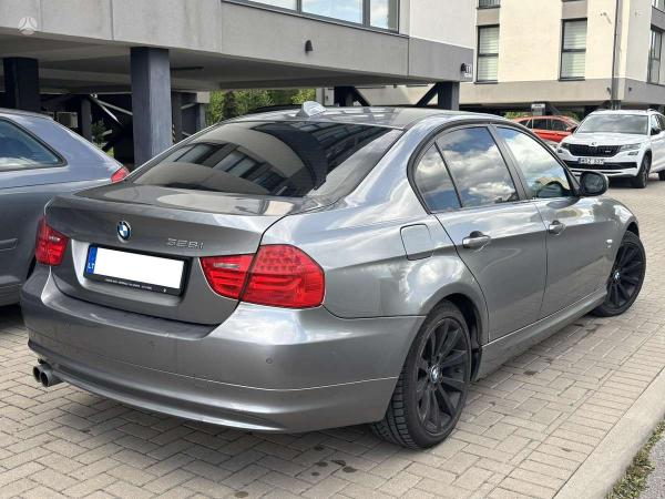 Grey BMW 328 2010 in Kaunas, with an engine capacity of 3.00 L and mileage of 190 thousand km for 2950 €, photo 4 on AUTOMOTO.COM.LV