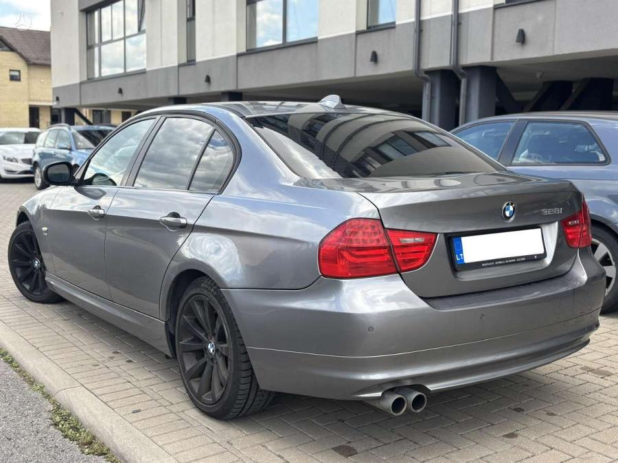 Grey BMW 328 2010 in Kaunas, with an engine capacity of 3.00 L and mileage of 190 thousand km for 2950 €, photo 6 on AUTOMOTO.COM.LV