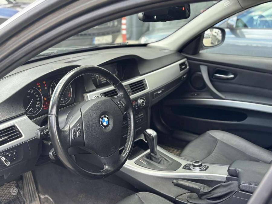 Grey BMW 328 2010 in Kaunas, with an engine capacity of 3.00 L and mileage of 190 thousand km for 2950 €, photo 16 on AUTOMOTO.COM.LV