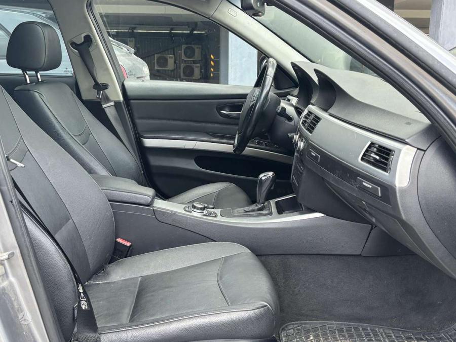 Grey BMW 328 2010 in Kaunas, with an engine capacity of 3.00 L and mileage of 190 thousand km for 2950 €, photo 23 on AUTOMOTO.COM.LV