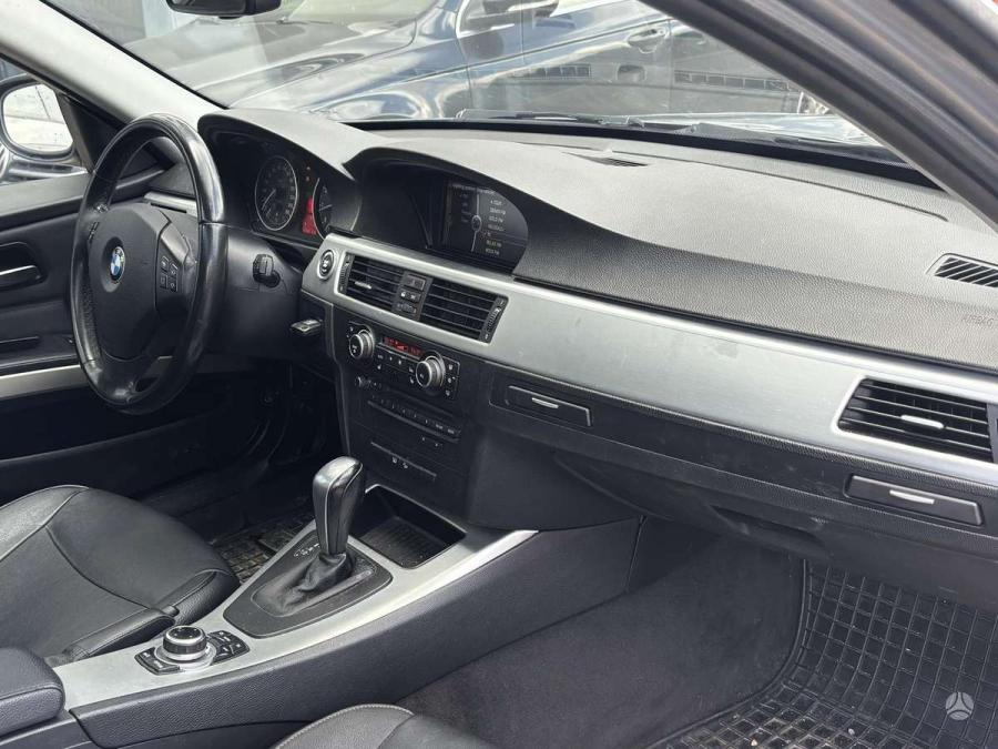 Grey BMW 328 2010 in Kaunas, with an engine capacity of 3.00 L and mileage of 190 thousand km for 2950 €, photo 24 on AUTOMOTO.COM.LV