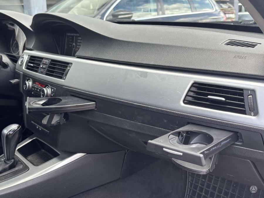 Grey BMW 328 2010 in Kaunas, with an engine capacity of 3.00 L and mileage of 190 thousand km for 2950 €, photo 25 on AUTOMOTO.COM.LV