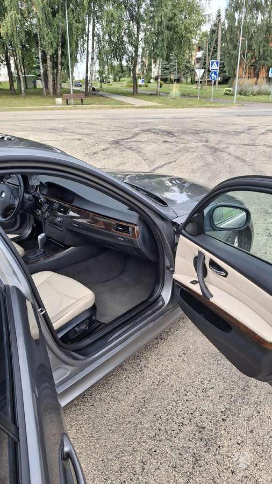 Grey BMW 328 2011 in Jonava, with an engine capacity of 3.00 L and mileage of 229 thousand km for 5700 €, photo 14 on AUTOMOTO.COM.LV