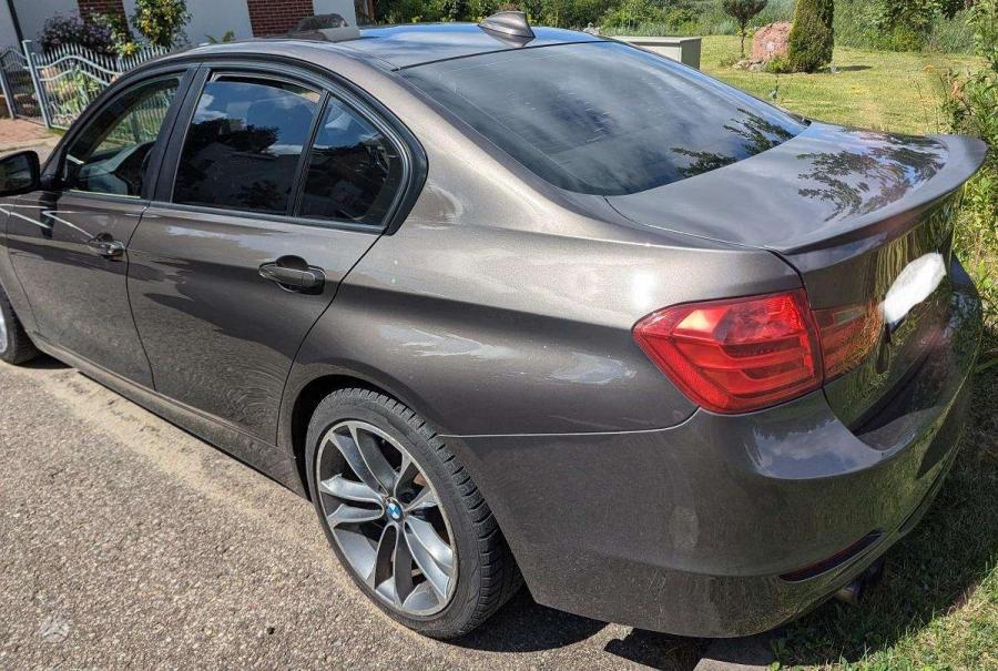 Pelēks BMW 328 2012 Viļņa, ar dzinēja tilpumu 2.00 L un nobraukumu 180 tūkst. km par 8200 €, foto 3 vietnē AUTOMOTO.COM.LV