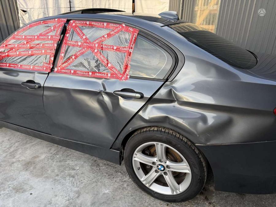 Pelēks BMW 328 2014 Šauļi, ar dzinēja tilpumu 2.00 L un nobraukumu 171 tūkst. km par 4950 €, foto 5 vietnē AUTOMOTO.COM.LV