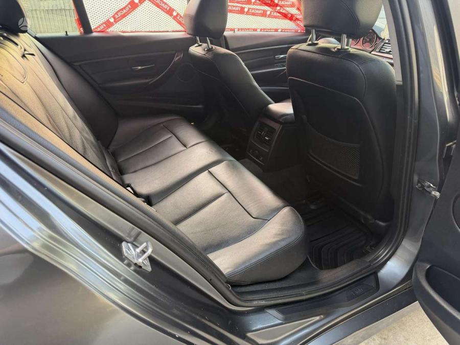 Pelēks BMW 328 2014 Šauļi, ar dzinēja tilpumu 2.00 L un nobraukumu 171 tūkst. km par 4950 €, foto 12 vietnē AUTOMOTO.COM.LV