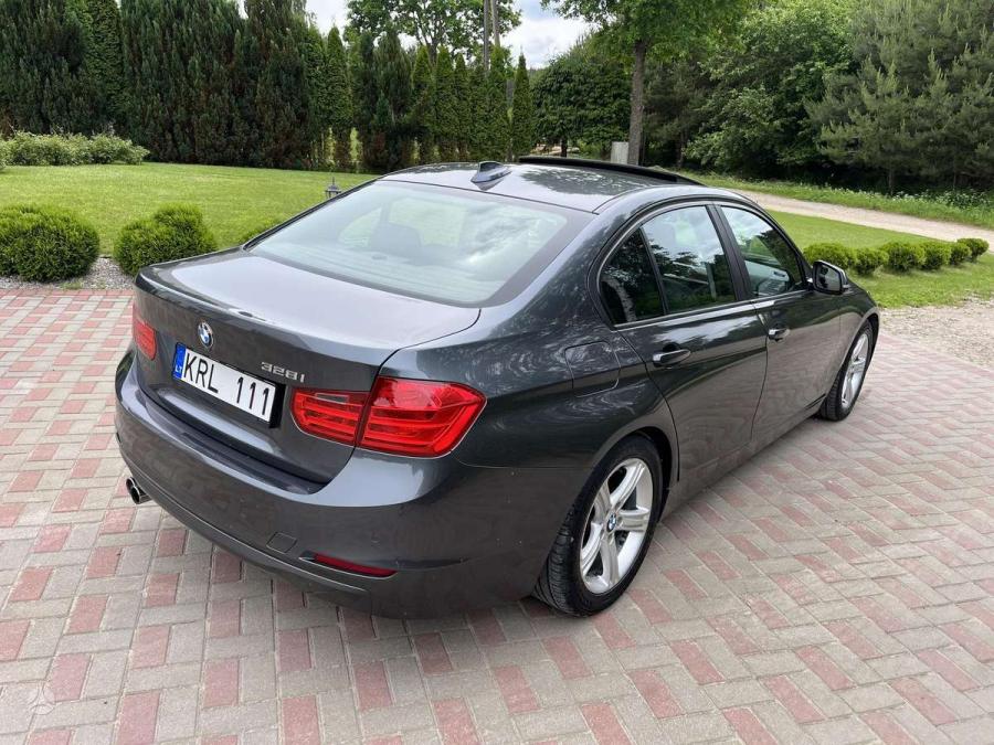 Pelēks BMW 328 2014 Viļņa, ar dzinēja tilpumu 2.00 L un nobraukumu 333 tūkst. km par 6450 €, foto 6 vietnē AUTOMOTO.COM.LV