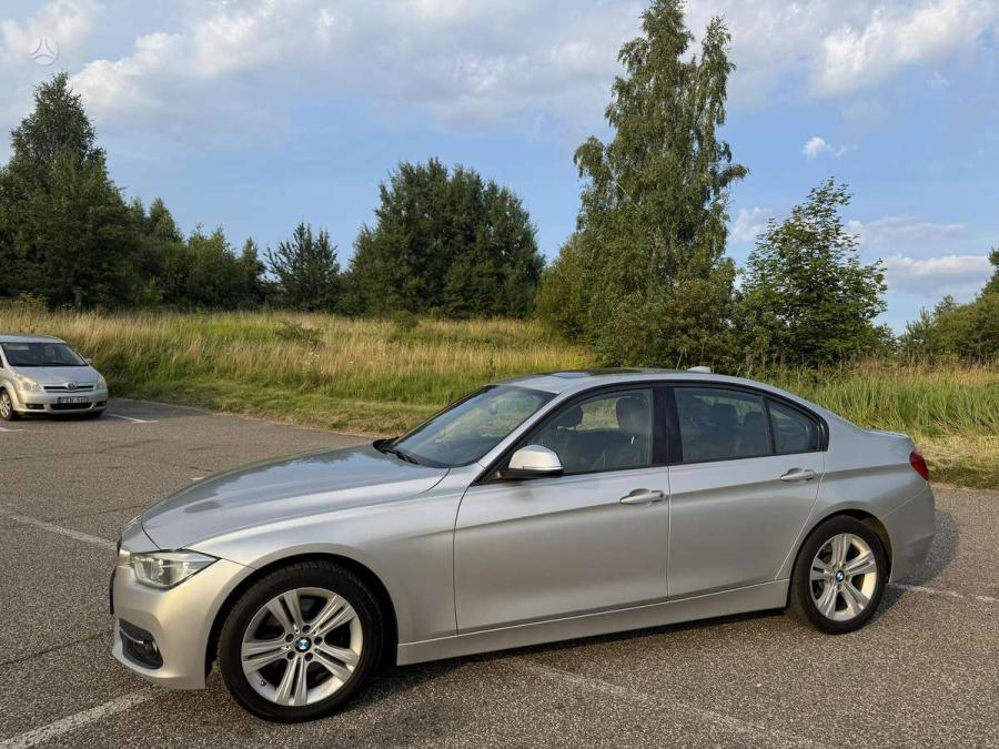 Grey BMW 328 2016 in Vilnius, with an engine capacity of 2.00 L and mileage of 214 thousand km for 9900 €, photo 4 on AUTOMOTO.COM.LV