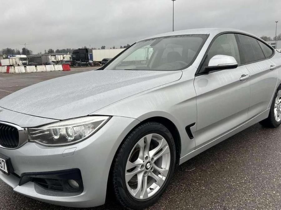BMW 328 2013 in Vilnius, with an engine capacity of 2.00 L and mileage of 299 thousand km for 10000 €, photo 3 on AUTOMOTO.COM.LV