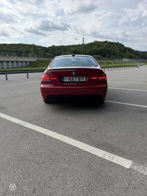 Red BMW 328 2009 in Kaunas, with an engine capacity of 3.00 L and mileage of 209 thousand km for 5850 €, photo 5 on AUTOMOTO.COM.LV