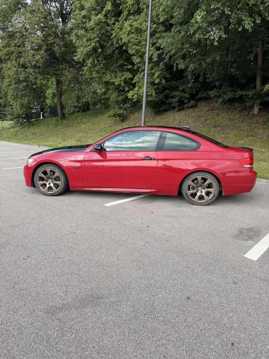 Red BMW 328 2009 in Kaunas, with an engine capacity of 3.00 L and mileage of 209 thousand km for 5850 €, photo 7 on AUTOMOTO.COM.LV