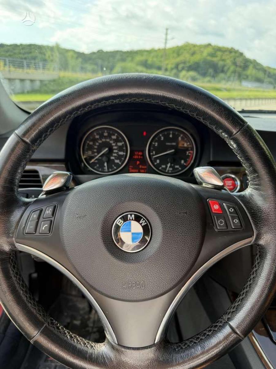 Red BMW 328 2009 in Kaunas, with an engine capacity of 3.00 L and mileage of 209 thousand km for 5850 €, photo 14 on AUTOMOTO.COM.LV