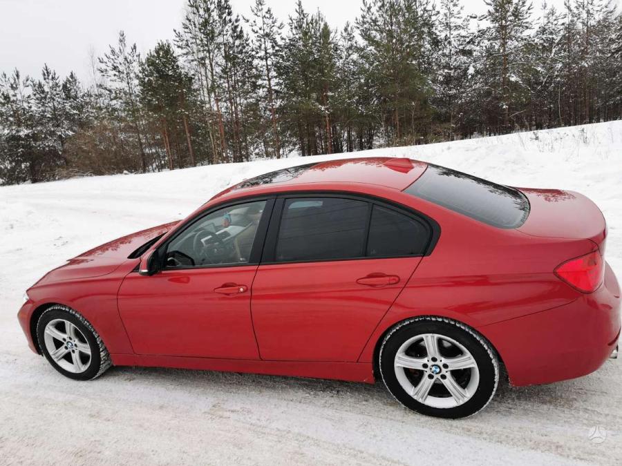 Red BMW 328 2012 in Vilnius, with an engine capacity of 2.00 L and mileage of 236 thousand km for 8590 €, photo 3 on AUTOMOTO.COM.LV