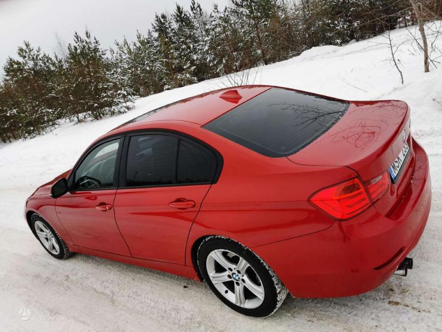Red BMW 328 2012 in Vilnius, with an engine capacity of 2.00 L and mileage of 236 thousand km for 8590 €, photo 5 on AUTOMOTO.COM.LV