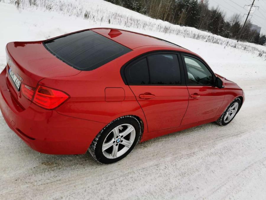 Red BMW 328 2012 in Vilnius, with an engine capacity of 2.00 L and mileage of 236 thousand km for 8590 €, photo 7 on AUTOMOTO.COM.LV