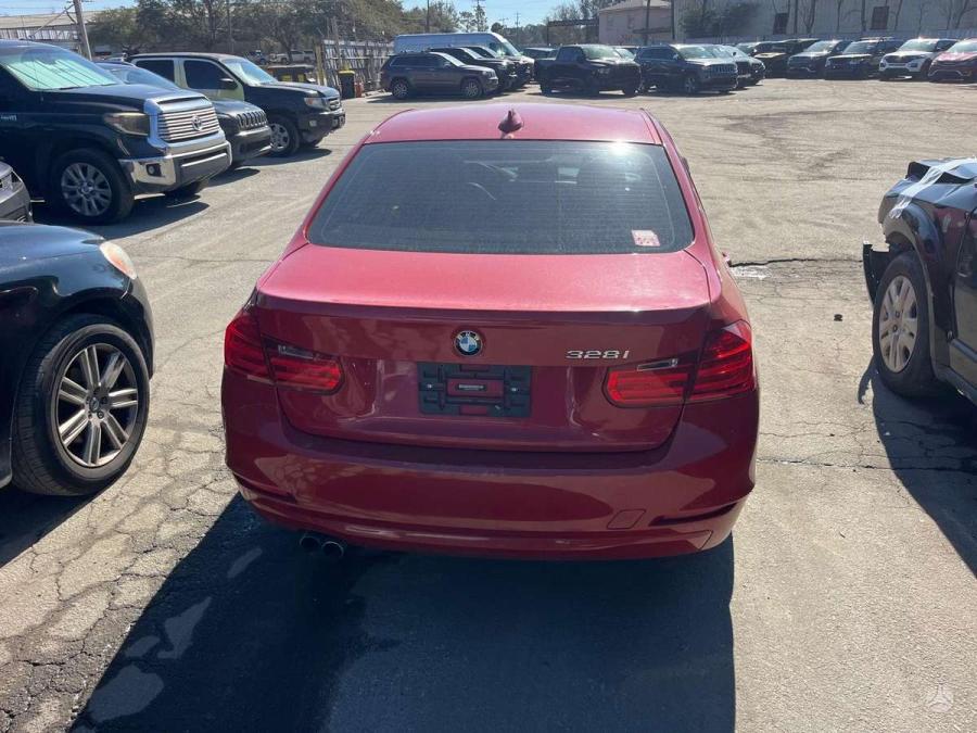 Sarkans BMW 328 2012 Viļņa, ar dzinēja tilpumu 2.00 L un nobraukumu 155 tūkst. km par 5200 €, foto 11 vietnē AUTOMOTO.COM.LV