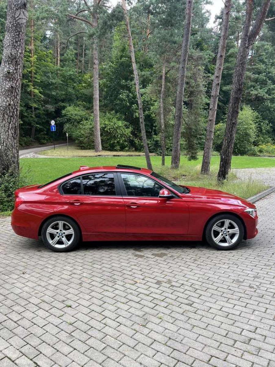 Red BMW 328 2012 in Vilnius, with an engine capacity of 2.00 L and mileage of 158 thousand km for 7900 €, photo 5 on AUTOMOTO.COM.LV