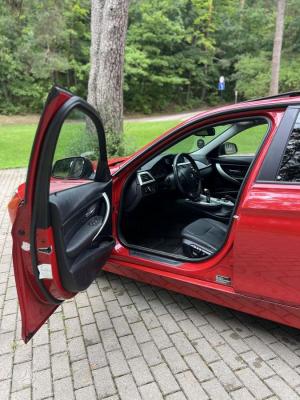 Red BMW 328 2012 in Vilnius, with an engine capacity of 2.00 L and mileage of 158 thousand km for 7900 €, photo 8 on AUTOMOTO.COM.LV